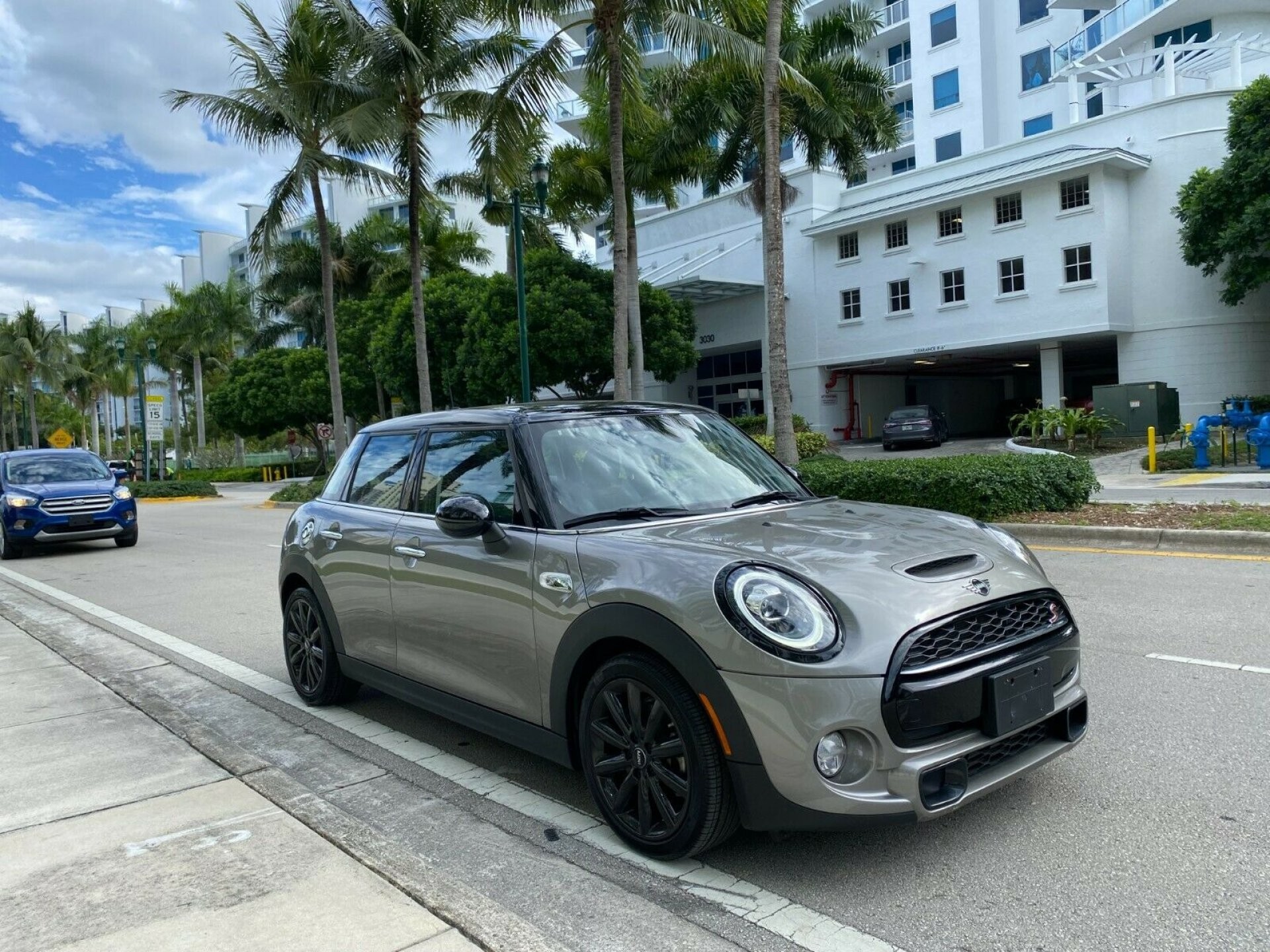 2019 Mini Cooper S HARDTOP 4 DOOR // Buy Cars on GBChoice