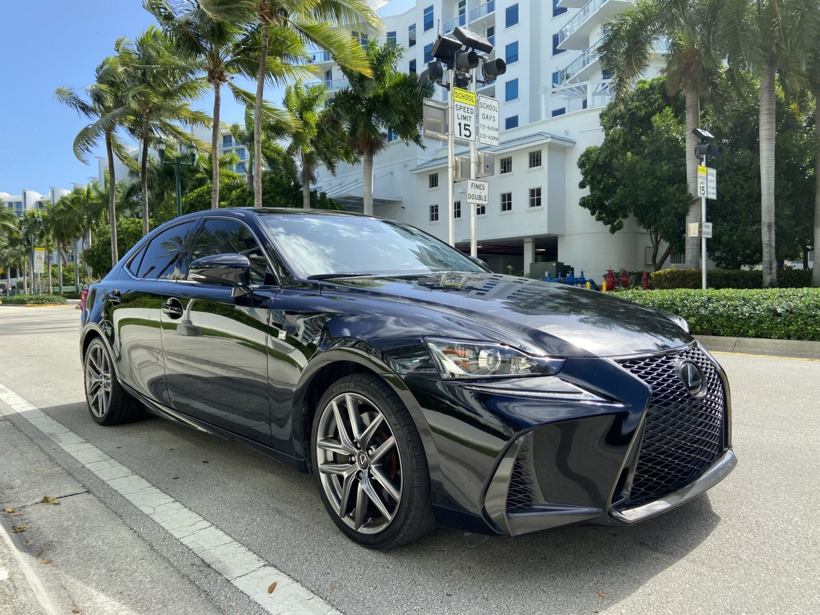 Lexus IS 200t 2017: perfection of forms and technologies