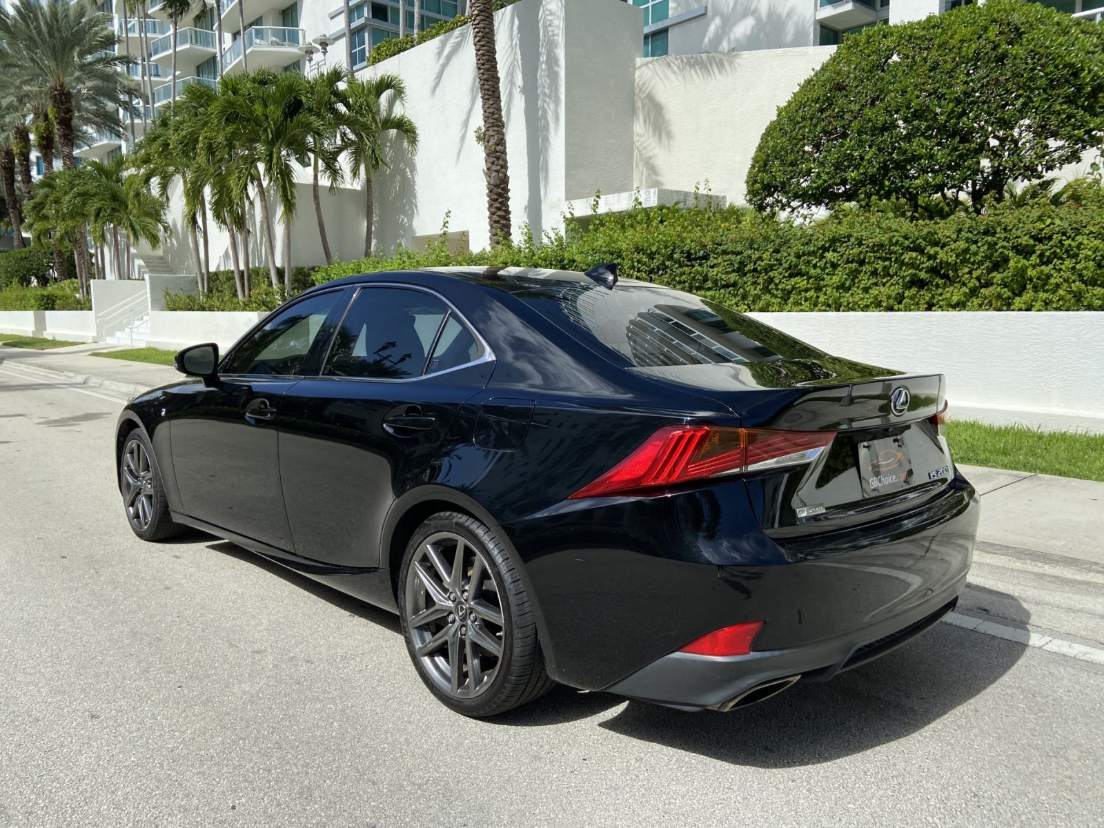 Lexus IS 200t 2017: perfection of forms and technologies